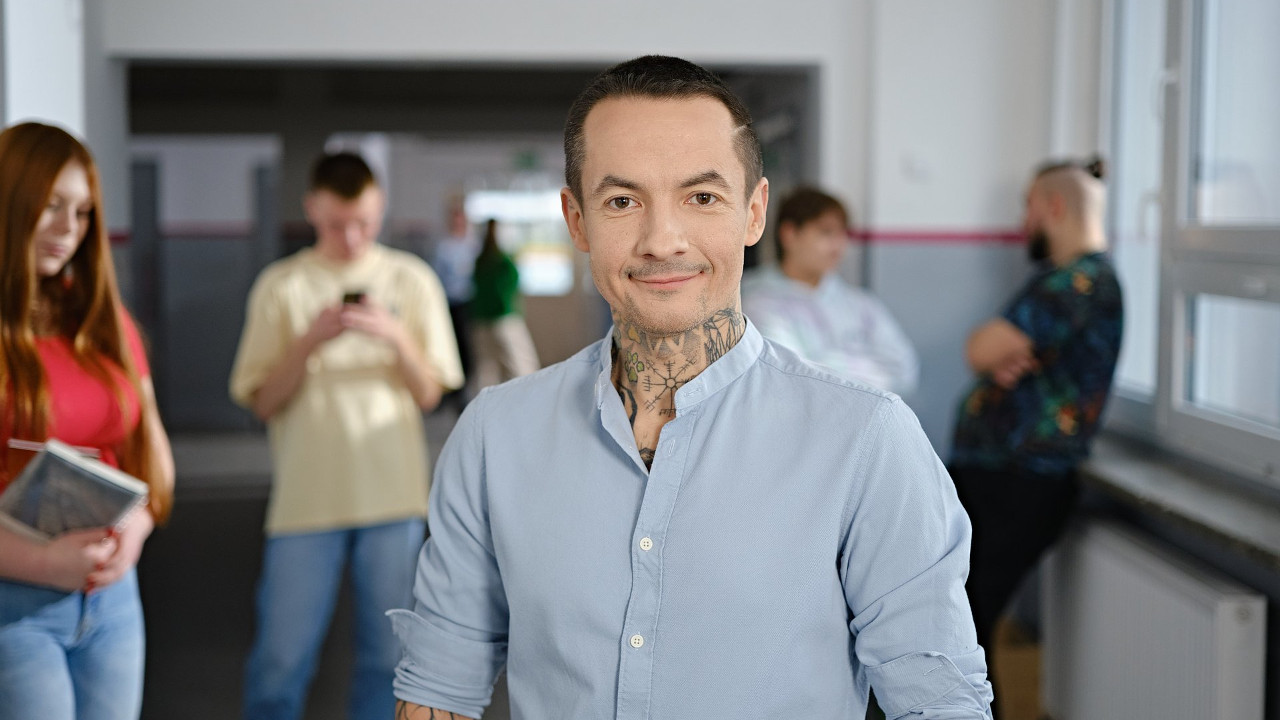 Marcin Józefaciuk - kim jest, czego uczy. Nastolatki rządzą TVN ...